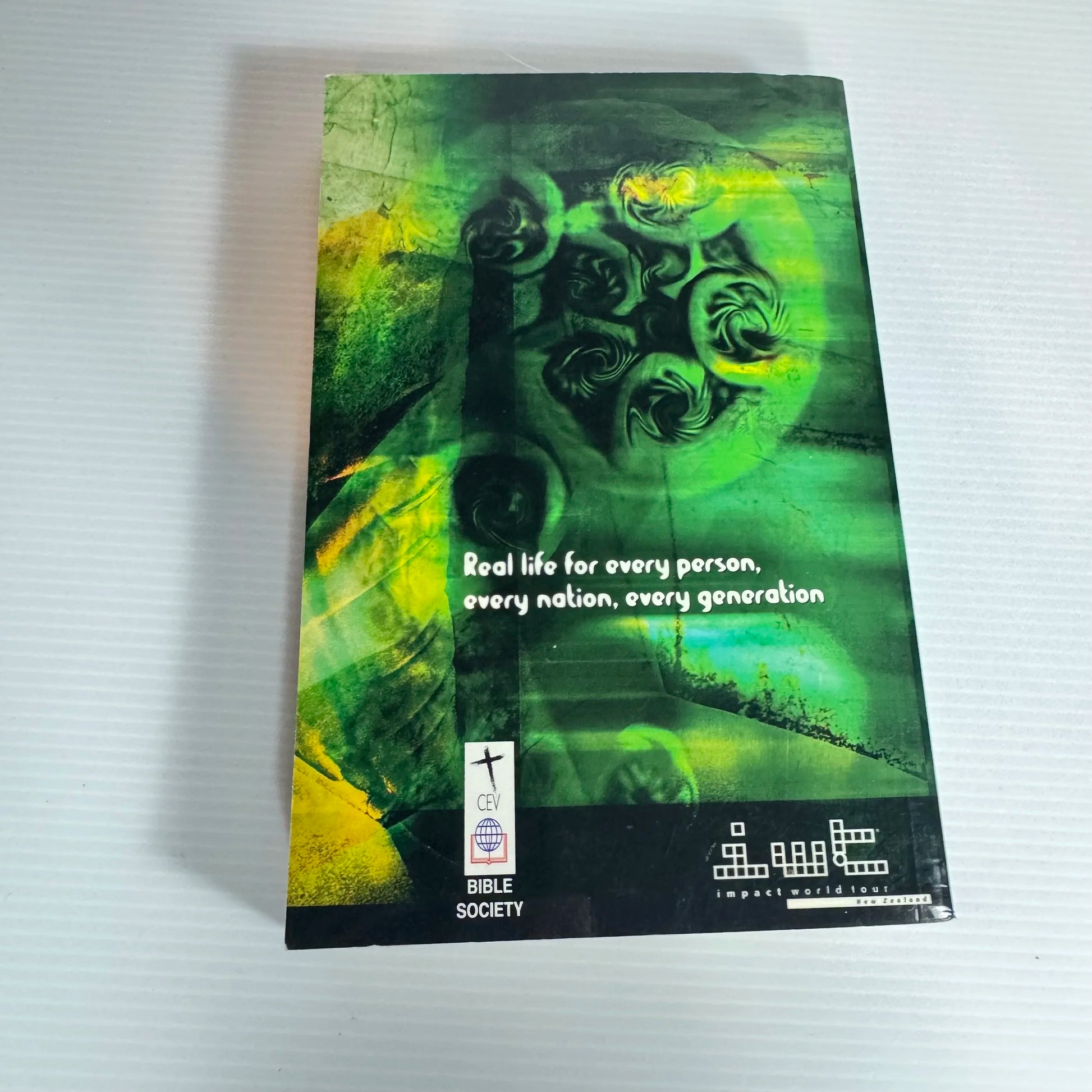 Real Life : New Testament in Contemporary English – Second Chance Books